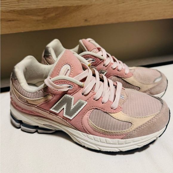 New Balance | Shoes | New Balance 202 Blush And Beige Running Shoes ...